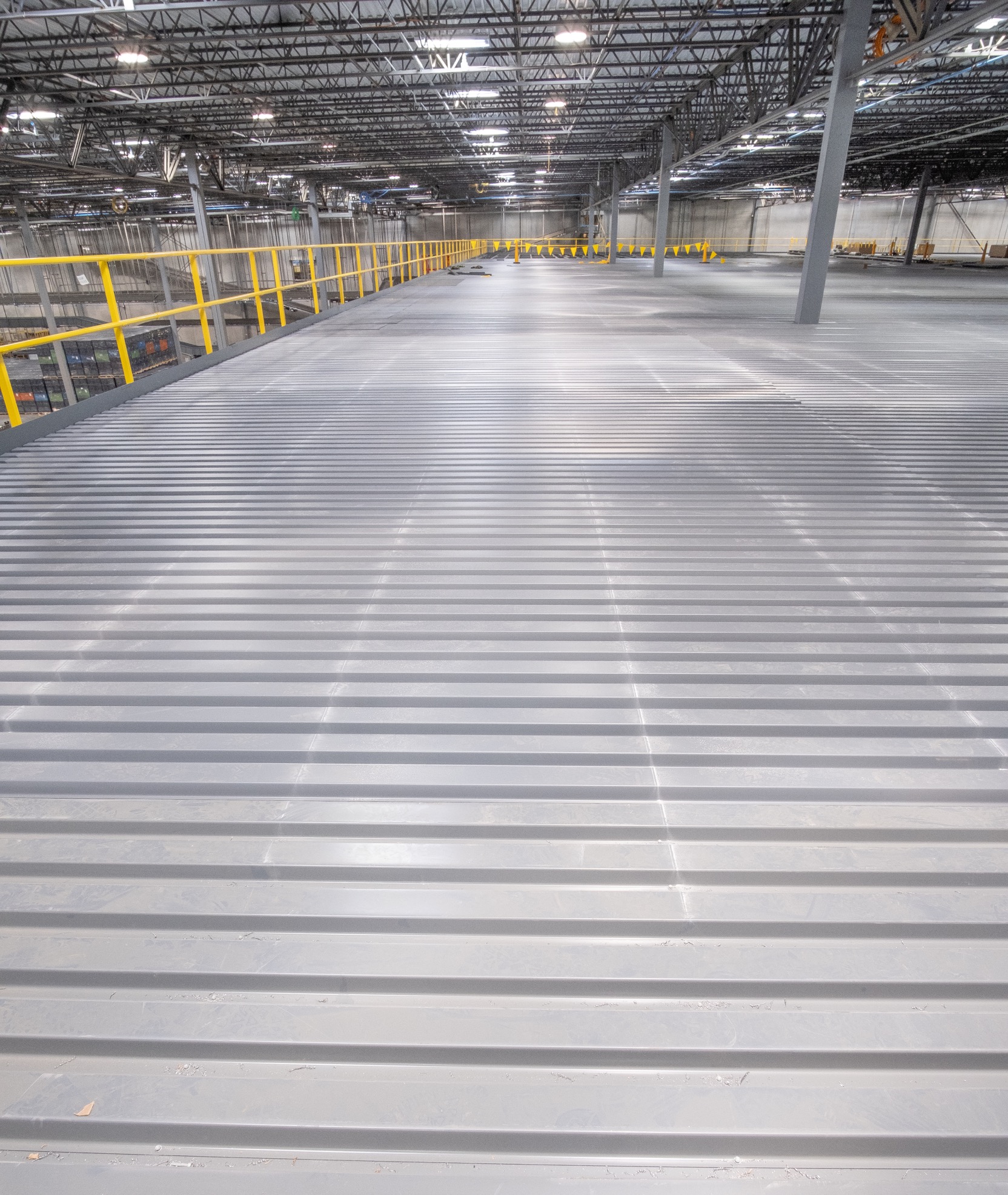 Concrete Deck vs Steel Deck Platforms - Steele Solutions